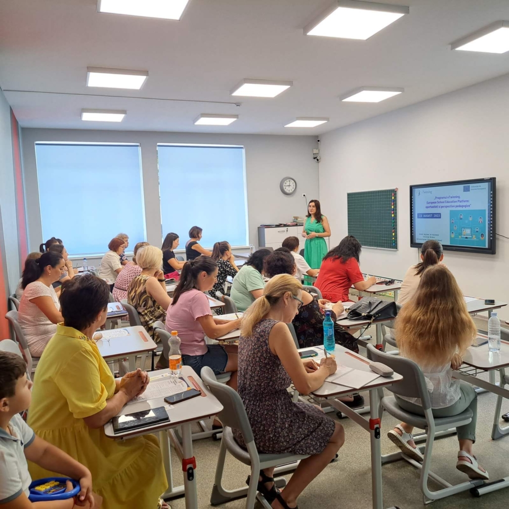 Sesiune de promovare a programului eTwinning pentru cadre didactice din ...